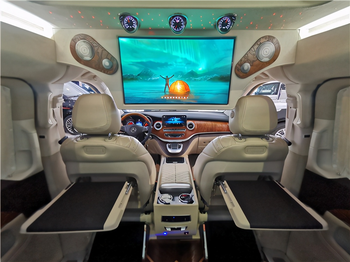 A more luxurious MPV than Elfa, Mercedes-Benz V260L high-top Bach customized version - iMedia