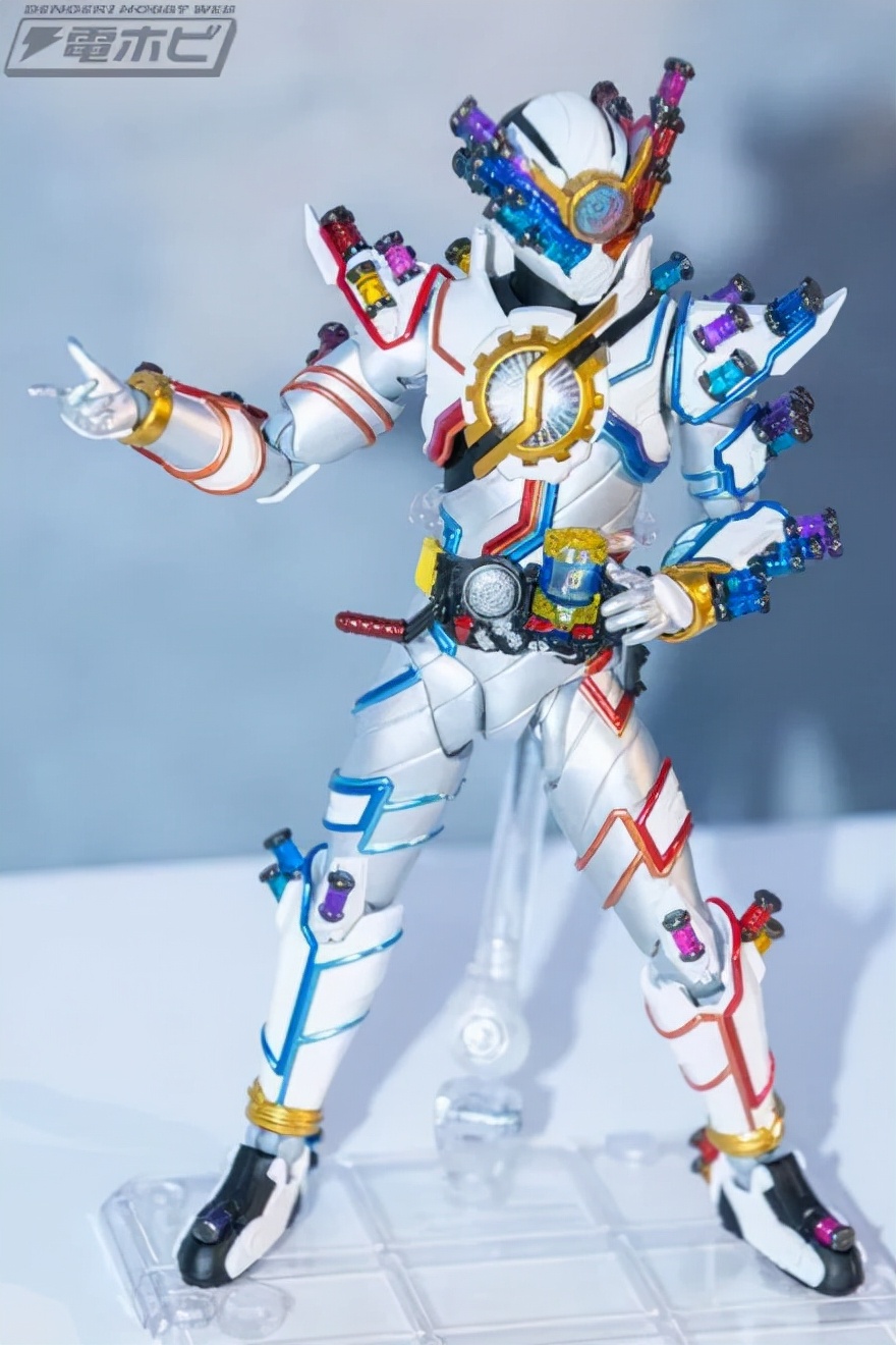 Kamen Rider Build genius form and 02 Izzy version of SHF physical map ...