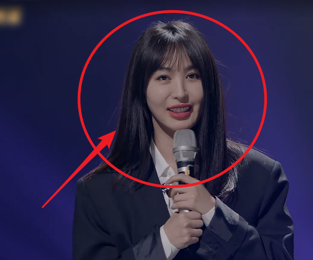 When Huang Xiaoming and Li Fei'er were sitting together, their reaction ...