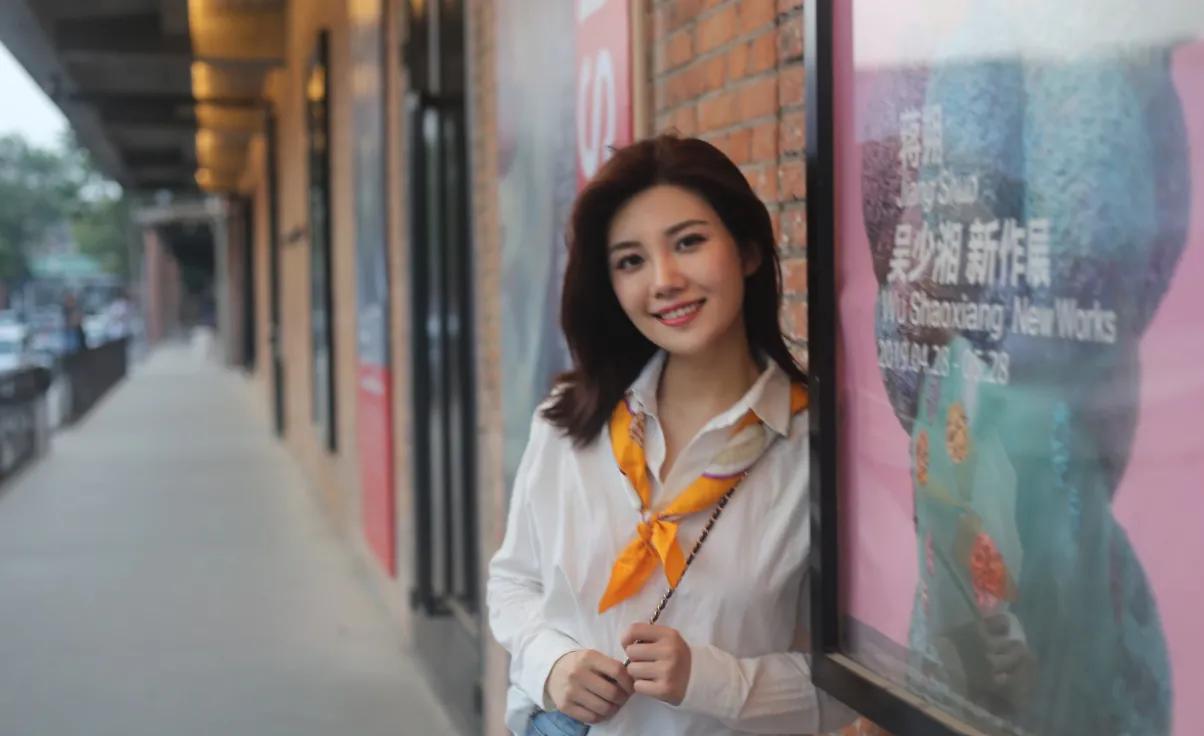 CCTV beauty host: Zheng Zike - iNEWS