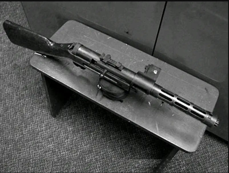 Very rare submachine gun in Tallinn, Estonia - iNEWS