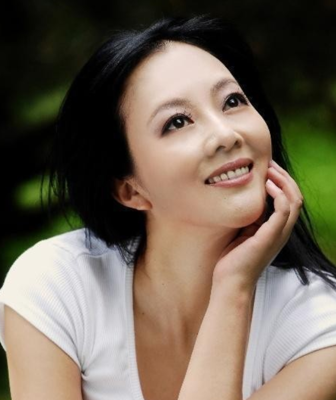 Liang Li: A marriage that went out of the house, her ex-husband passed away, and it is difficult ...