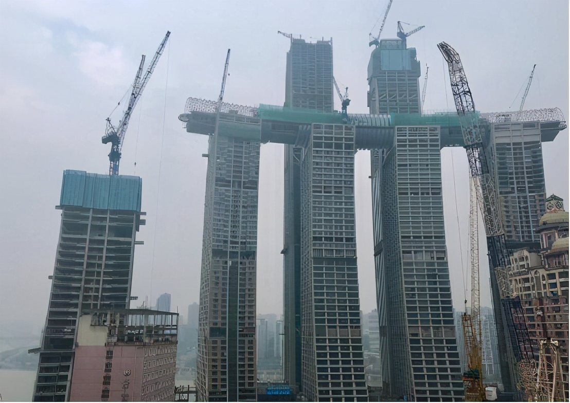 At an altitude of 250 meters, China built a horizontal skyscraper ...