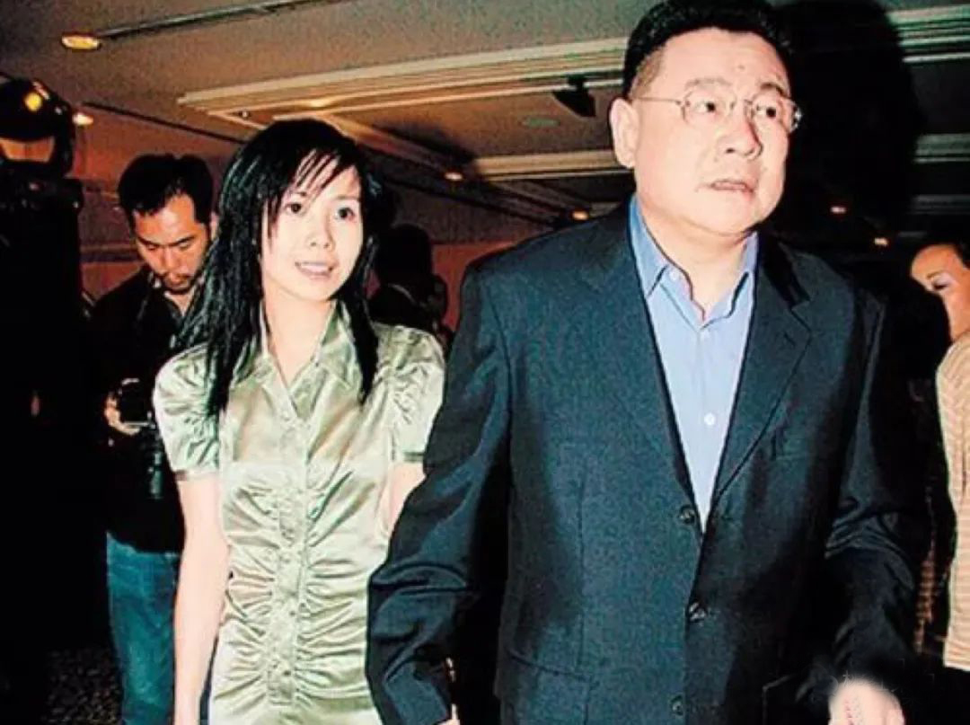 With a 2 billion breakup fee, Lv Lijun, who left Liu Luanxiong, played ...