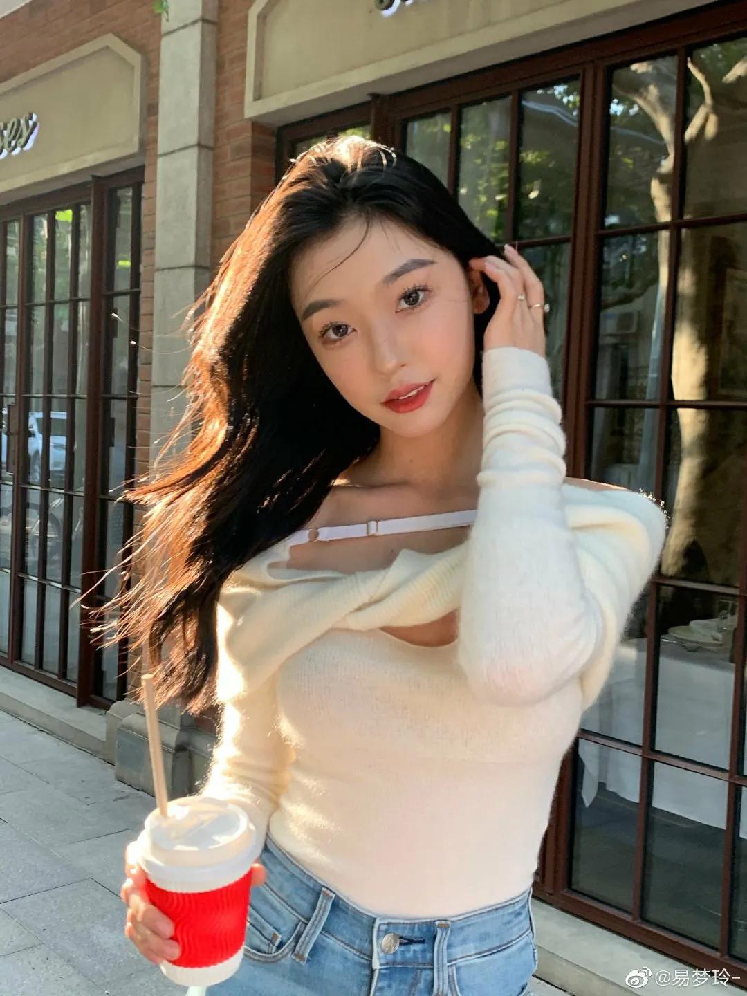 Ceiling of Pure Desire: Yi Mengling - iMedia