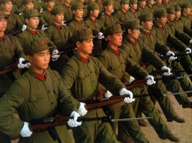 The charm of Chinese military uniforms is so great that not only the ...