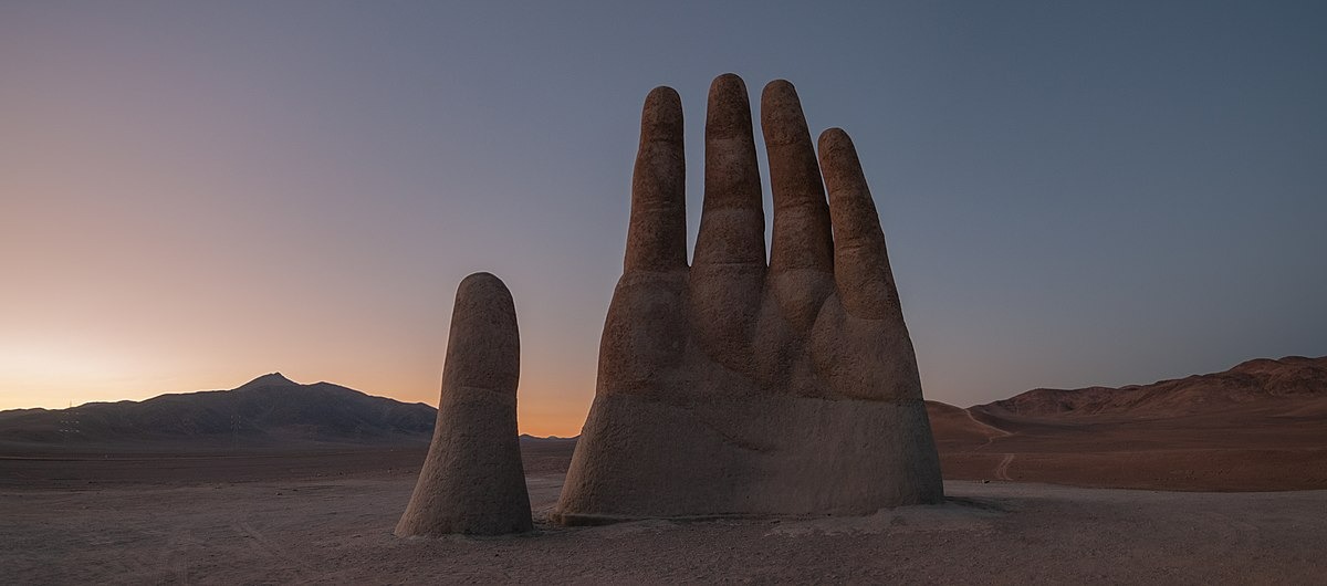 Why did a giant hand stretch out in the Chilean desert? - iNEWS