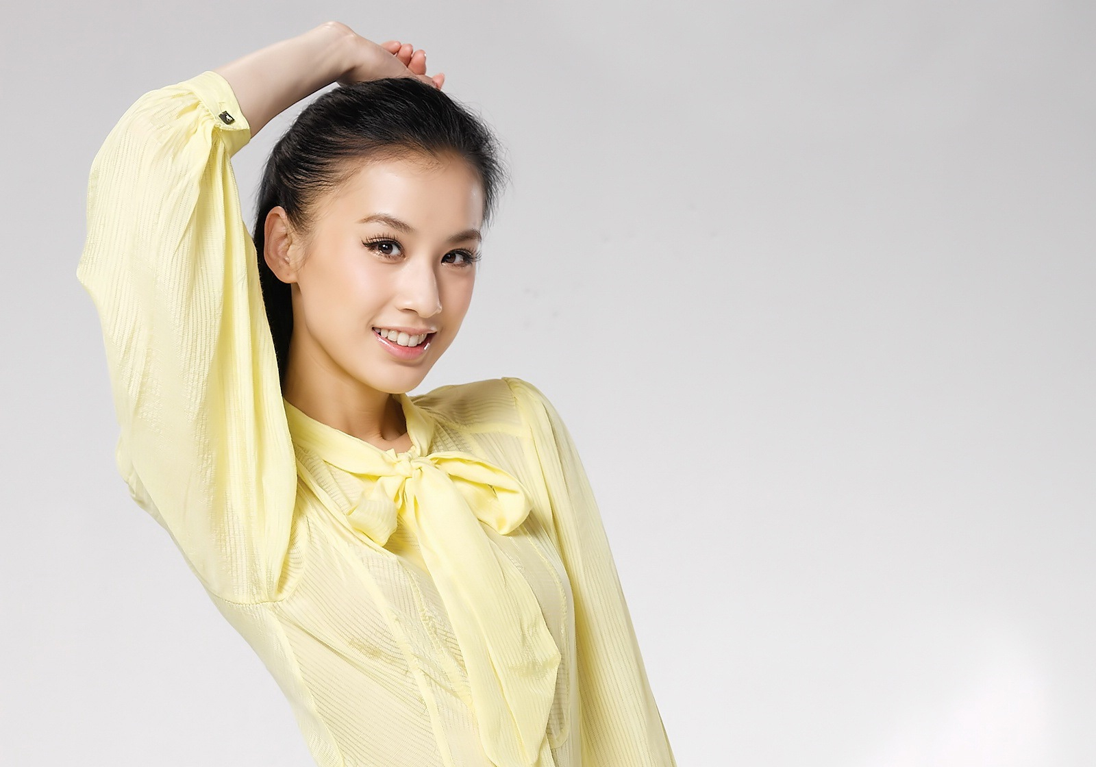 Huang Shengyi has married for 10 years, and the Yang Zi is sleeping ...