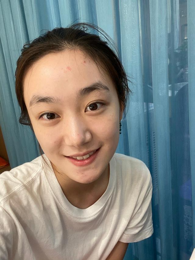 Sun Li's younger sister, Sun Yan's recent photo exposure, she has fair ...