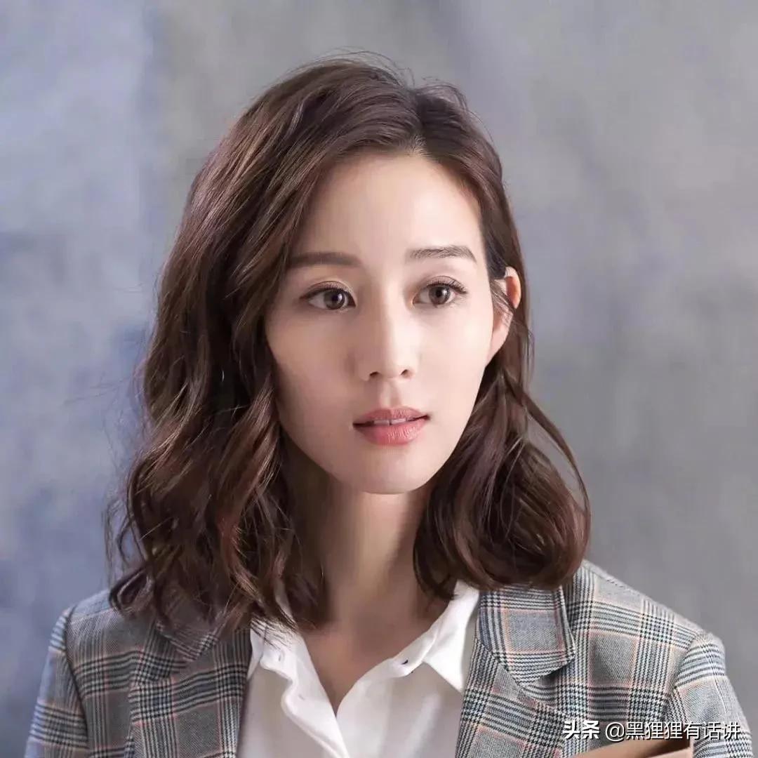 Jia Ling, Sun Li, Wan Qian, Ariel Lin, 22 beautiful celebrities born in ...