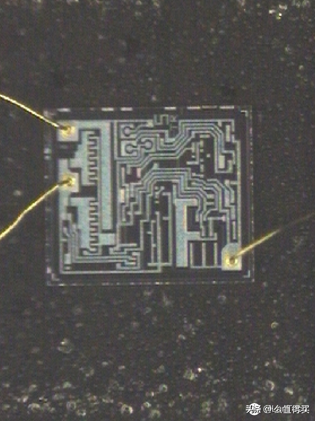 What does the chip look like? Scanning electron microscope ...