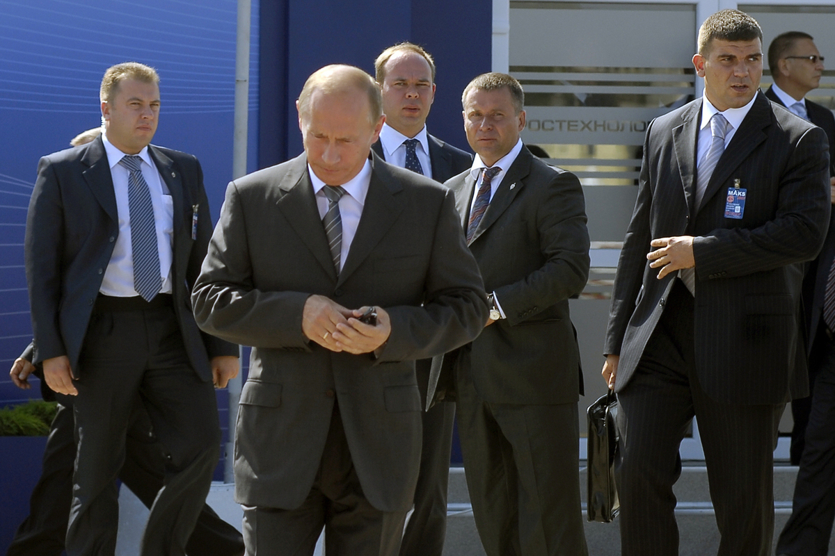 The bodyguard of Putin the Great is not allowed to be outstanding in ...