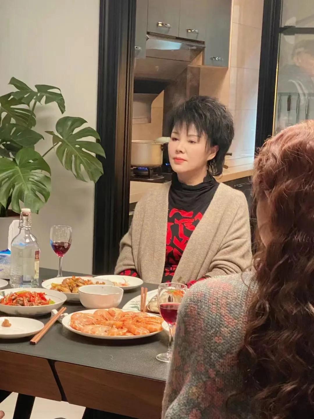 The "Double Minus" theme movie "I Am For You" hot shot, the powerful ...