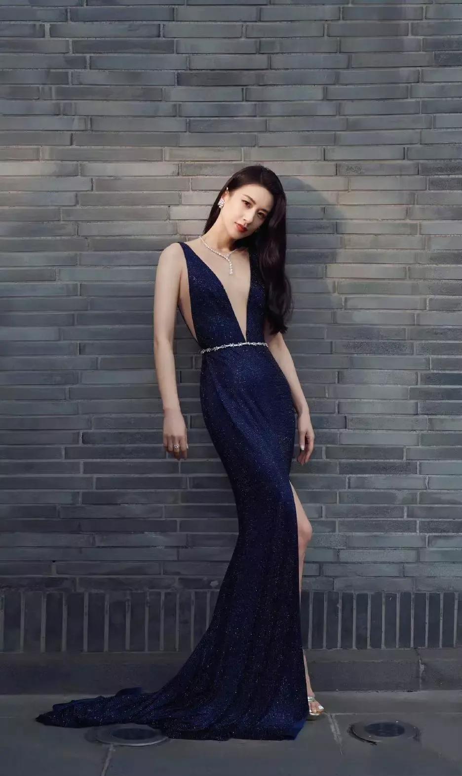 Star: The beauty Huang Shengyi really dare to wear it - iNEWS