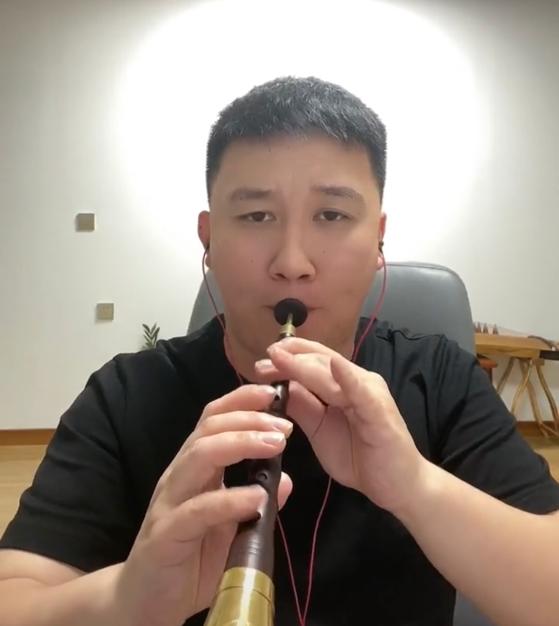 Yang Shulin said he suffered from severe stomach problems, he could not ...