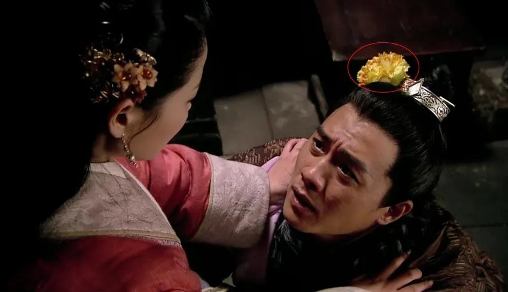 40-year-old Du Chunxi is a father, the family photo is missing his grandfather Du Zhiguo - iNEWS