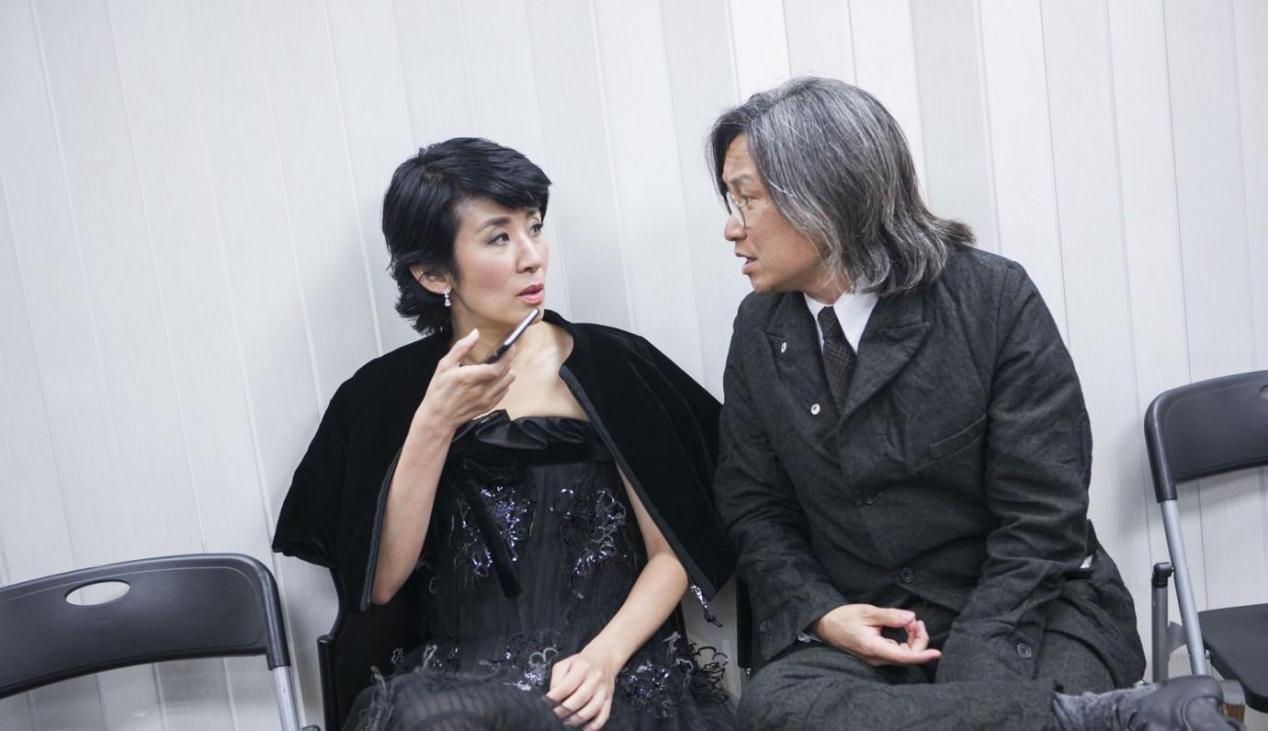 Star old couple show affection!Wu Junru Chen Kexin took out photos of the expedition and teased ...