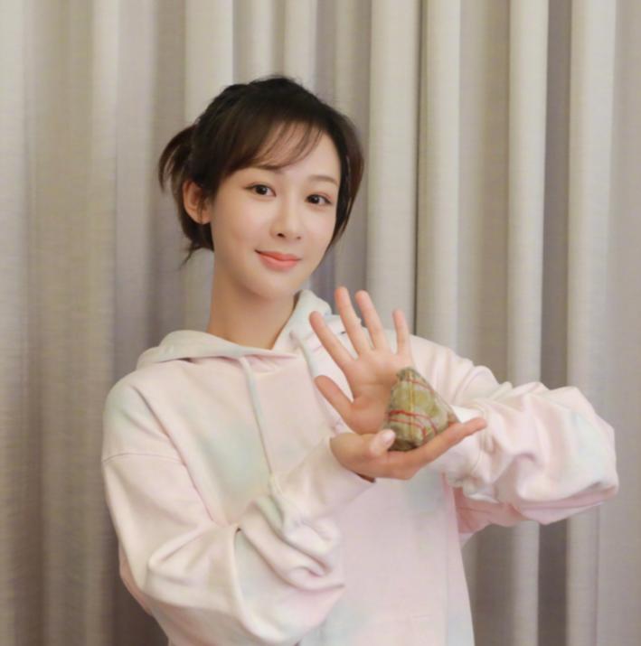 Remember Xia Yu in "A Family with Children"?He is thin again!Facial ...