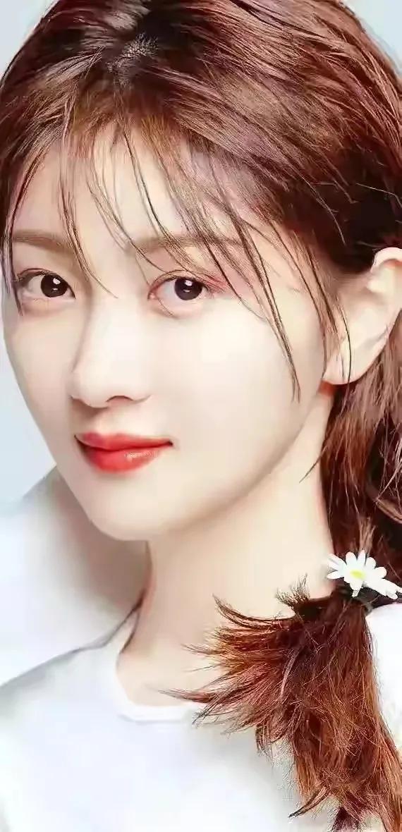 Innately beautiful and moving actress - iNEWS