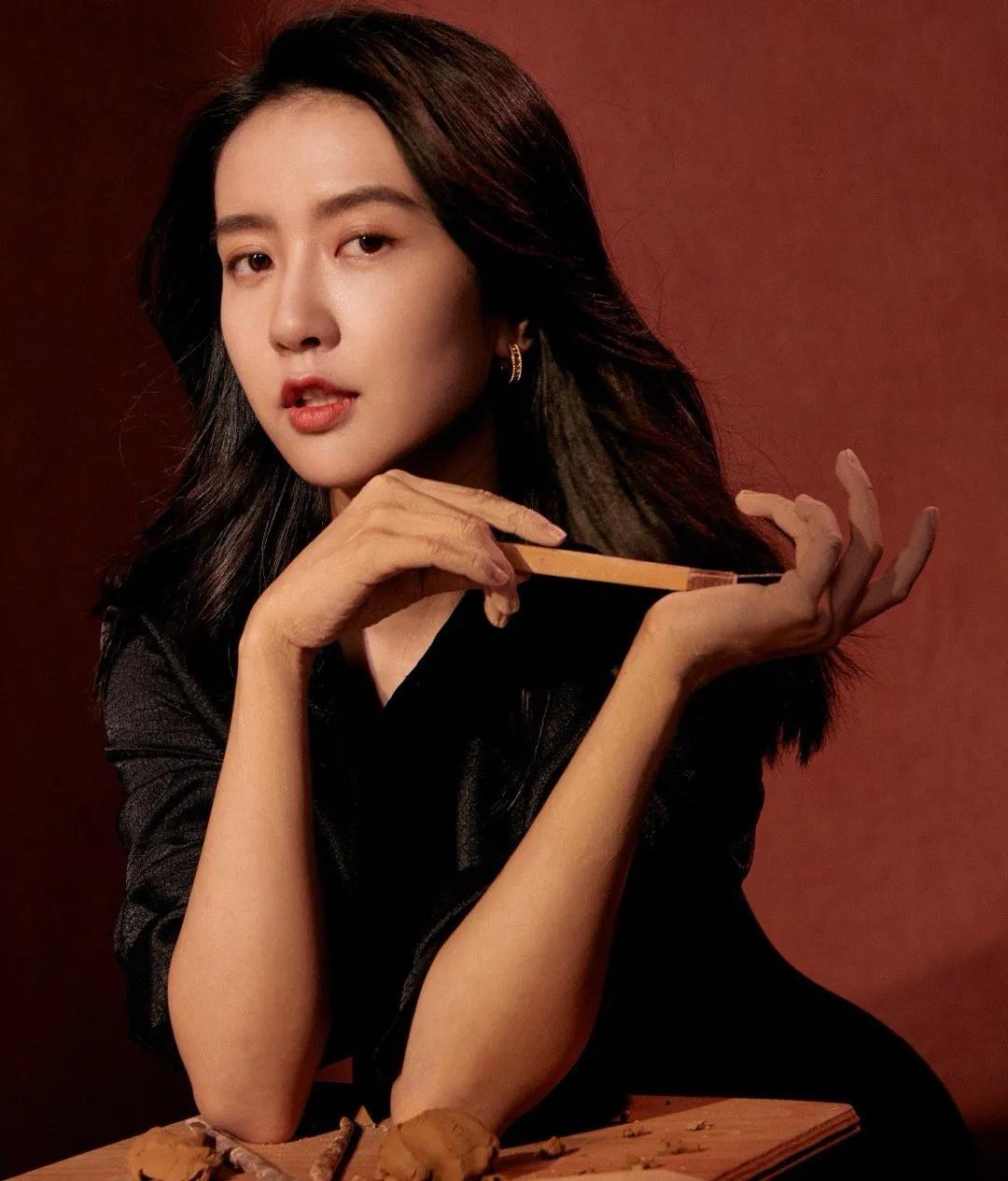 Interpreting a Thousand Faces of Life Xu Lingyue - iNEWS