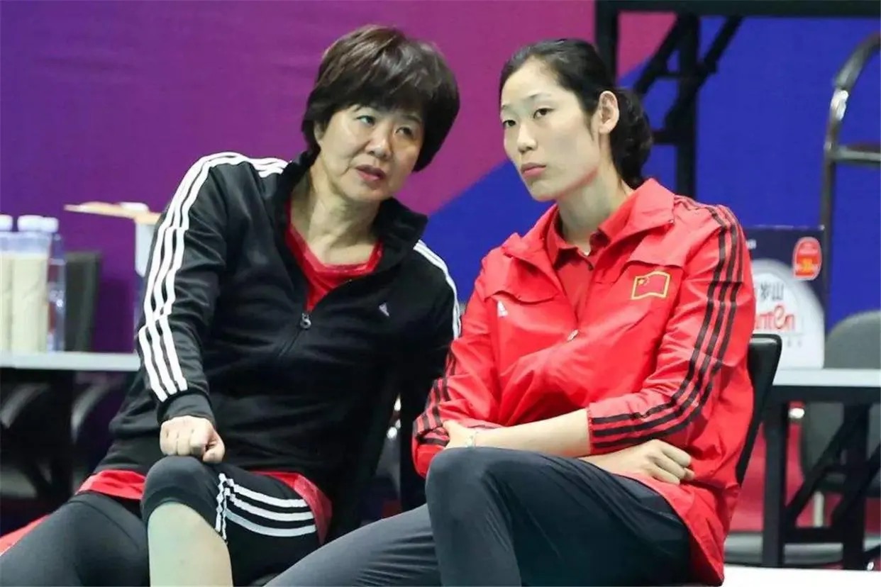 Lang Ping, Zhu Ting and the defending opponents of the Chinese Women's ...