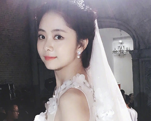 The wedding dresses of Tan Songyun, Yang Zi, Tang Yixin, Jin Chen and ...