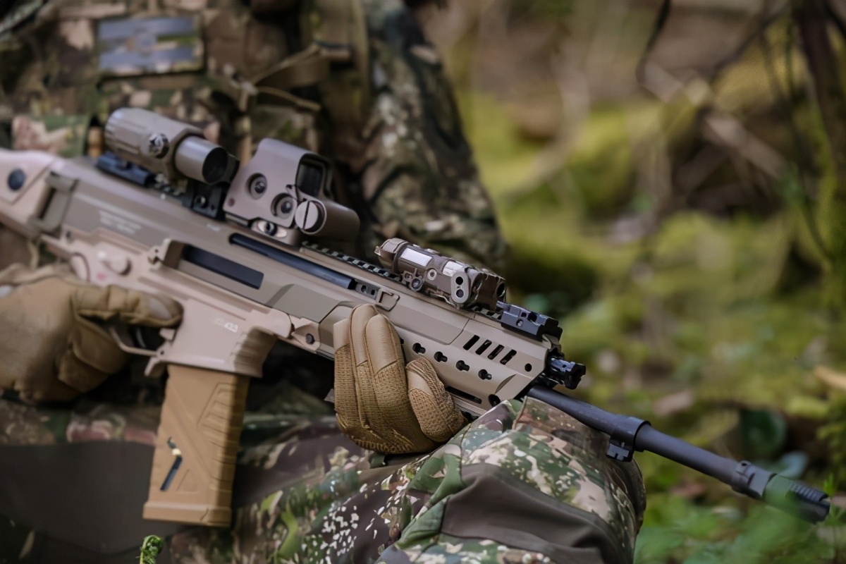The HK433 assault rifle, known as the most advanced in the world, is ...