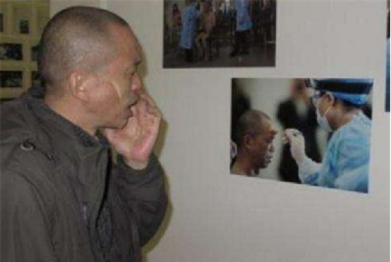 A ruthless man in the Chinese art world, cut off his ribs to make ...