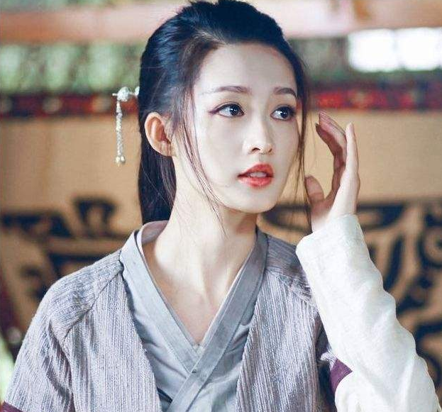 Li Qin: He was once a talent trained by the state, but he squeezed into ...