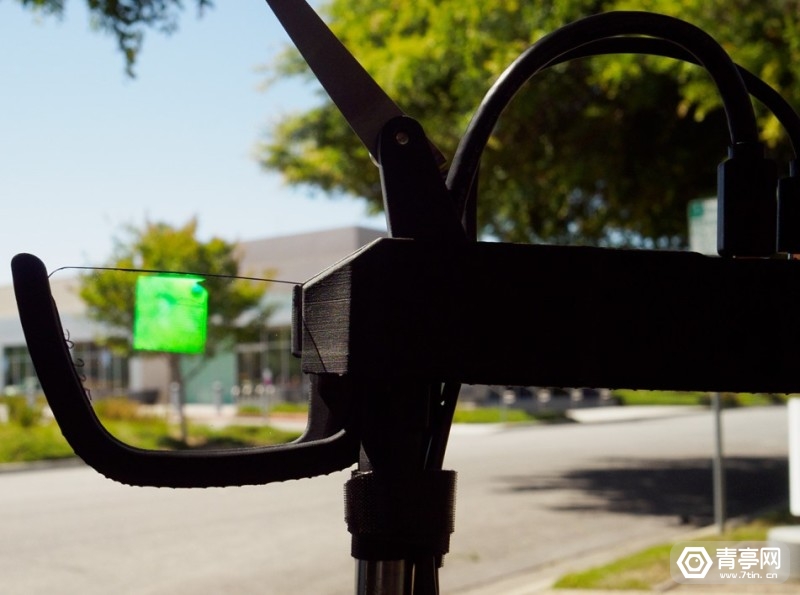 DigiLens lightweight AR optical module experience: outdoor scenes are ...