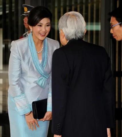 "The Most Beautiful Prime Minister" Yingluck sends New Year greetings ...