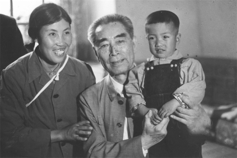 In the 1960s, Guo Fenglian, a well-known "Iron Girl", is still full of ...