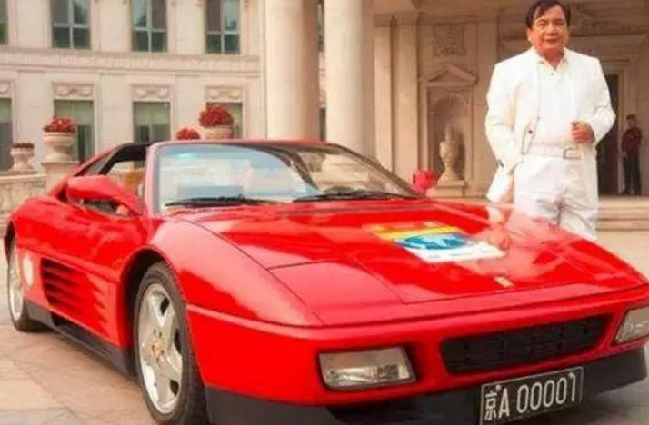 In 1992, Li Xiaohua spent 800,000 to buy the first Ferrari in China ...