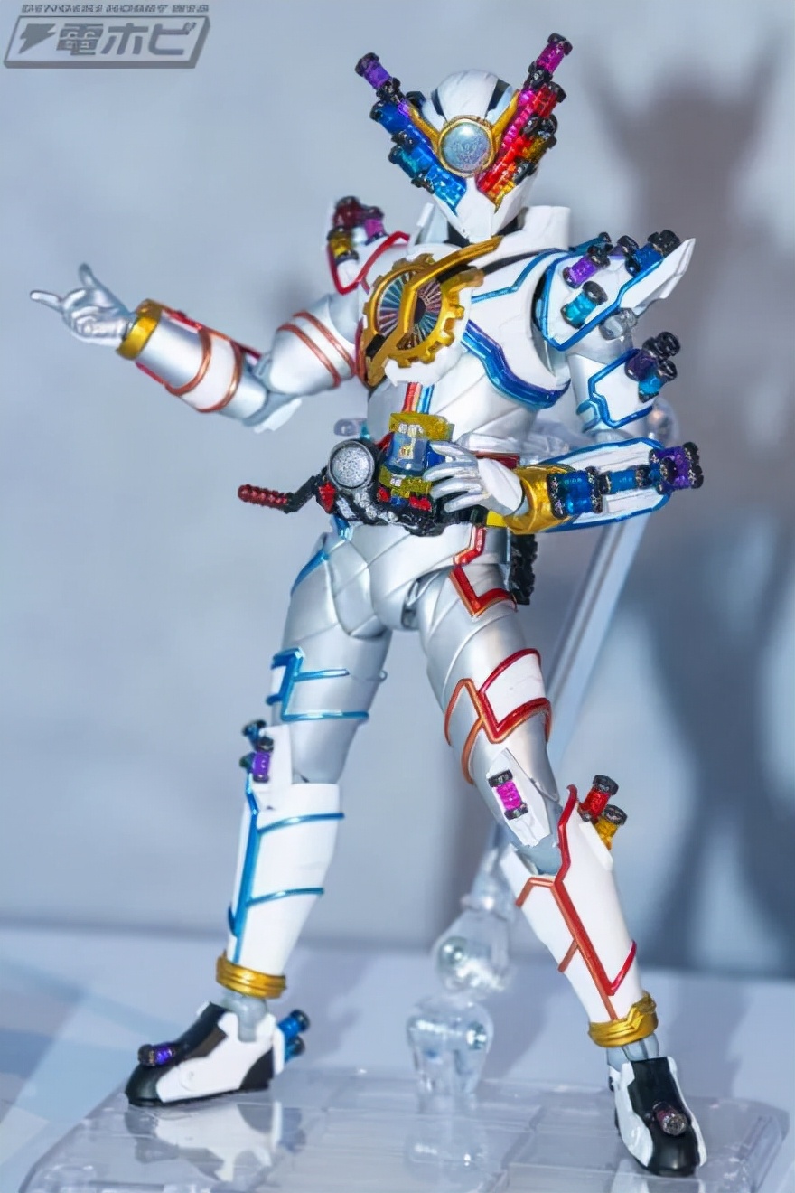 Kamen Rider Build genius form and 02 Izzy version of SHF physical map ...