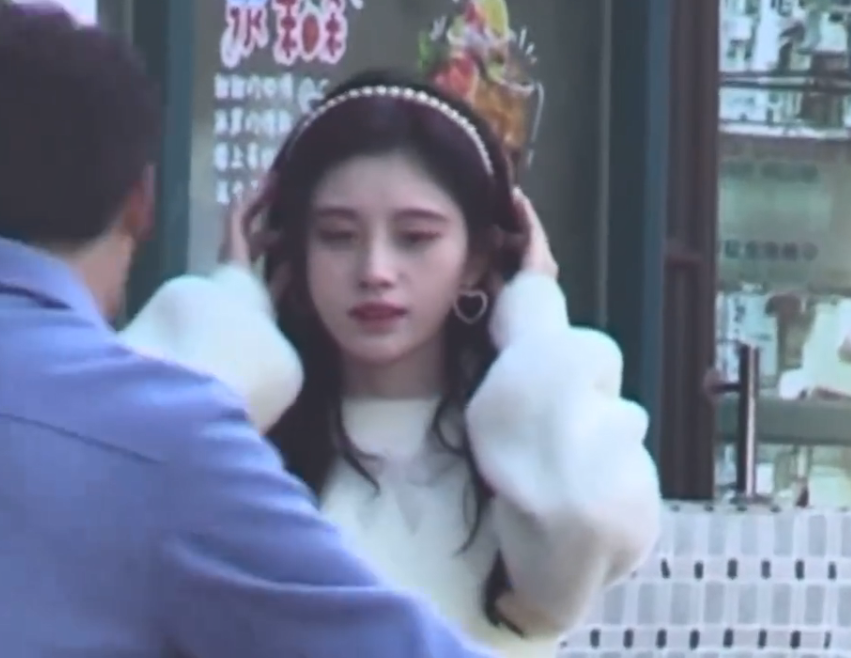 Ju Jingyi's modern drama exposes his shortcomings. The high-waisted ...