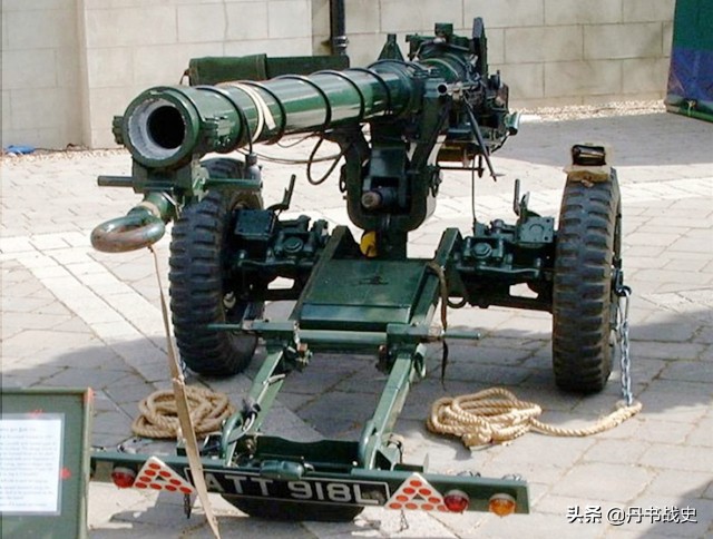 British 120mm recoilless gun, an anti-tank weapon to replace the 17 ...