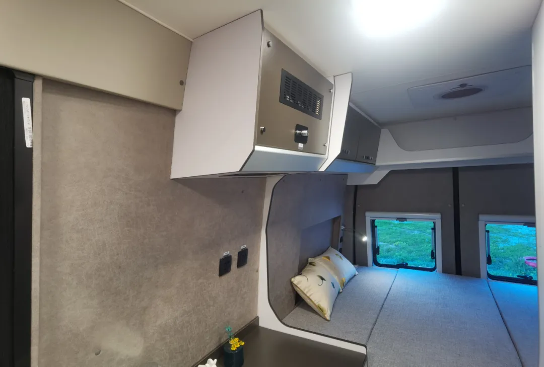 Weihang's new-generation Transit Pro F590 business car or business ...