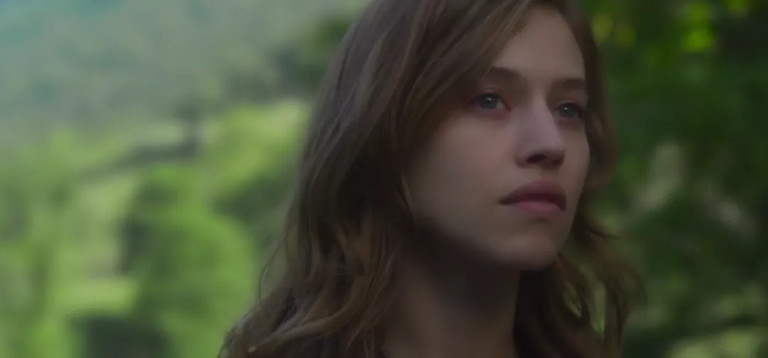 The adult version of "Snow White", this is too ruining your childhood ...