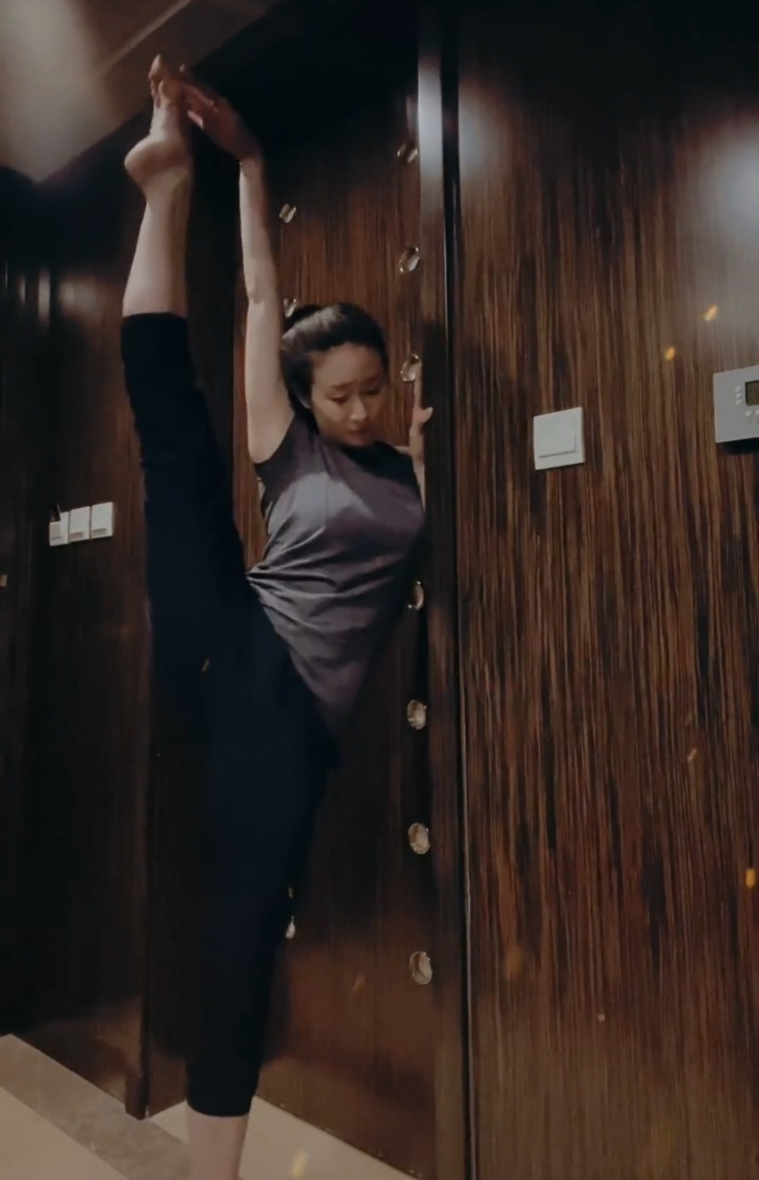 The situation of the two generations of Wang Xiaomeng is very different! Wang Yabin became a ...