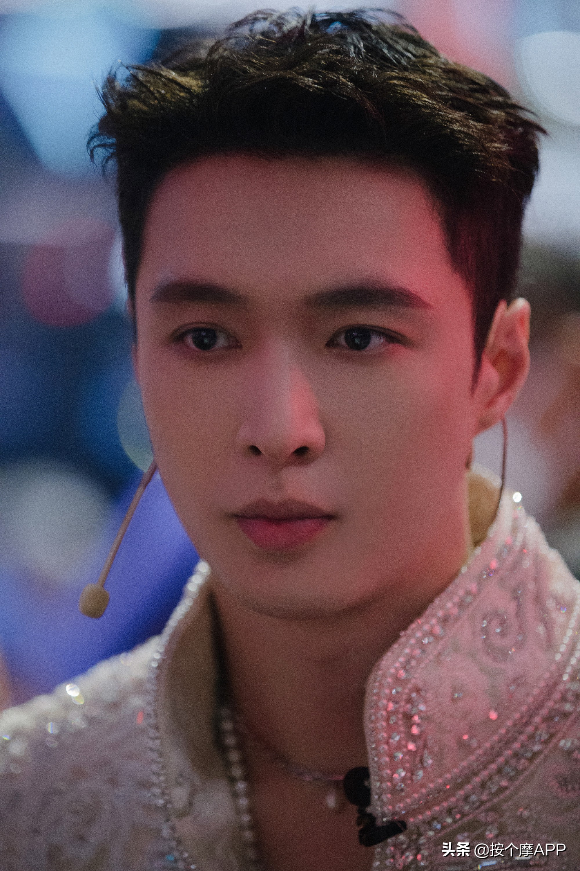 Zhang Yixing's new song uses bad reviews as the background sound, is it ...