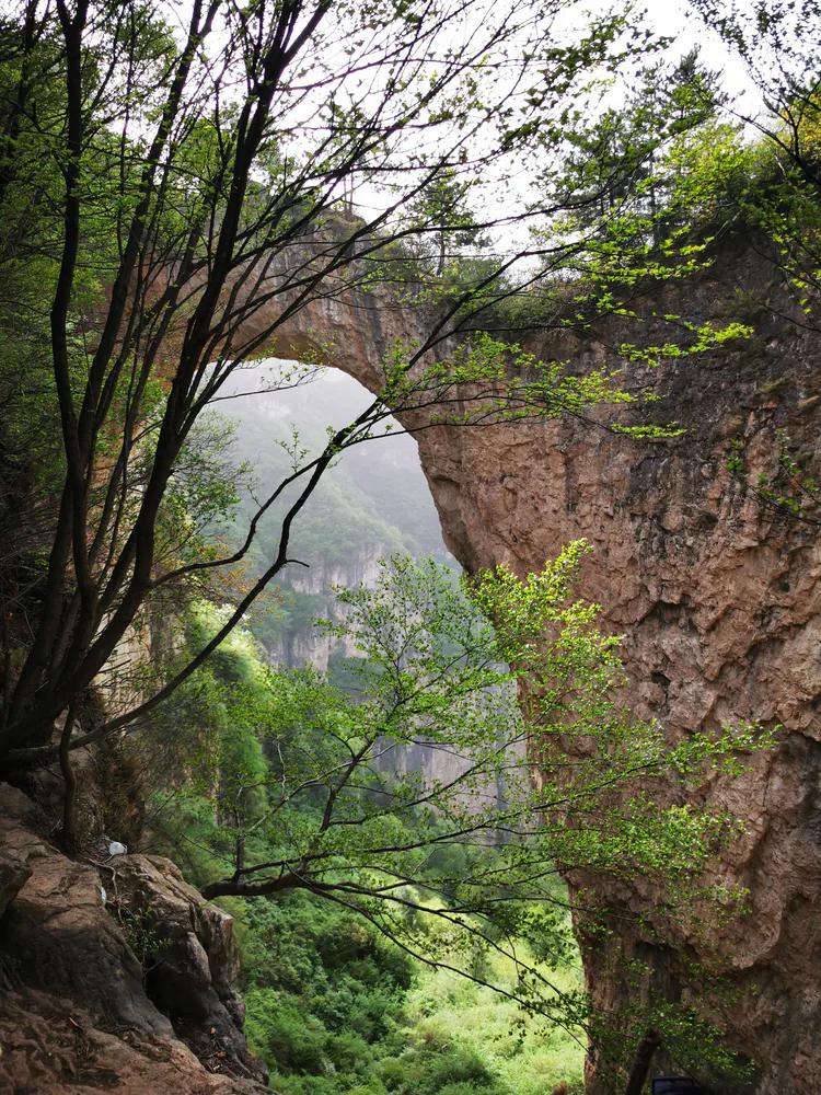 "Tiansheng Bridge" in Goose House Village on Taihang Mountain - iNEWS