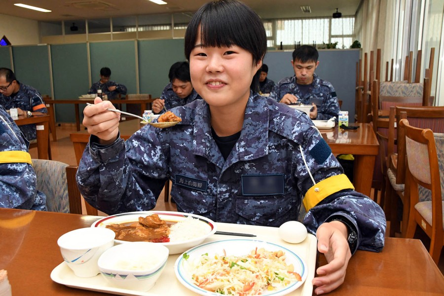 How about the food of the Japanese Self-Defense Forces?The clear soup ...