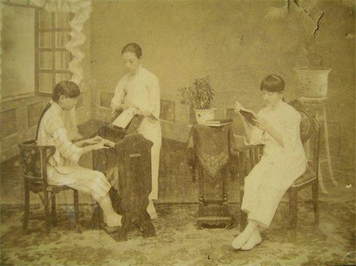 The concubine's concubine bound her daughter's feet, and his wife tried ...