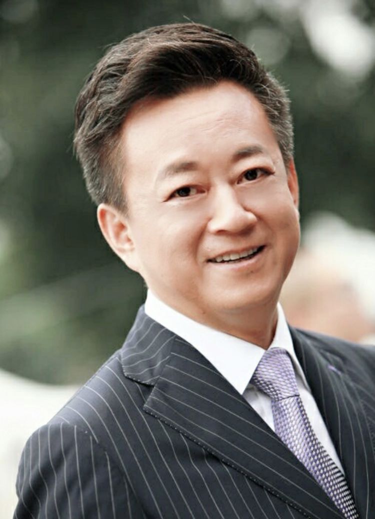 After four years, Zhu Jun, the famous host of CCTV, finally returned to ...