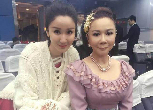 National actor Cai Ming: She is the real "young state" by taking photos ...