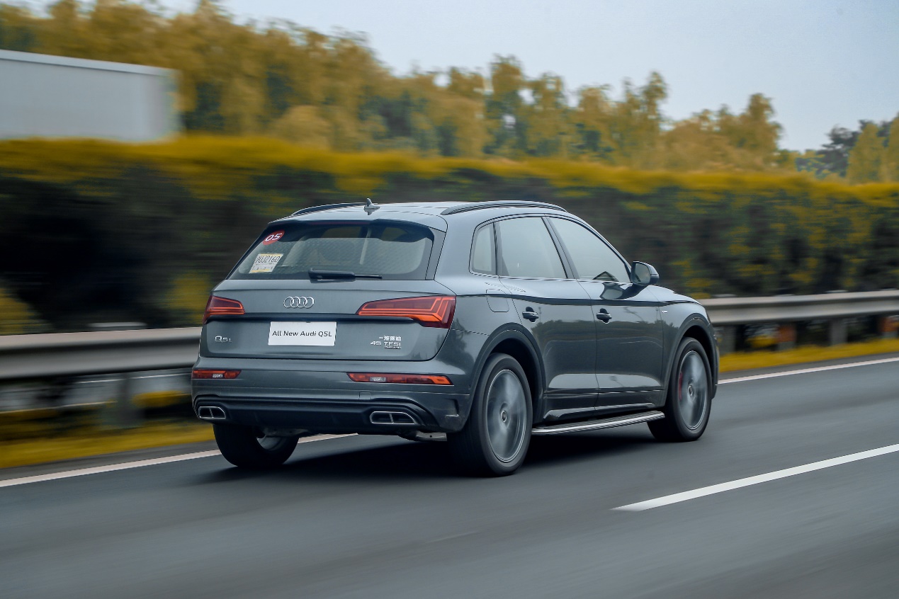 Buy 400,000 luxury mid-size SUV, why the new Audi Q5L is more fragrant than BMW X3 and GLC - iNEWS