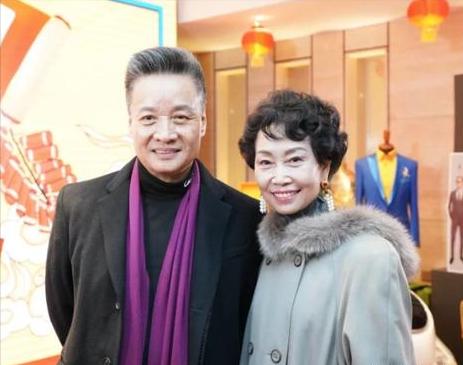 Yan Weiwen, a national outstanding male singer, did something like this ...