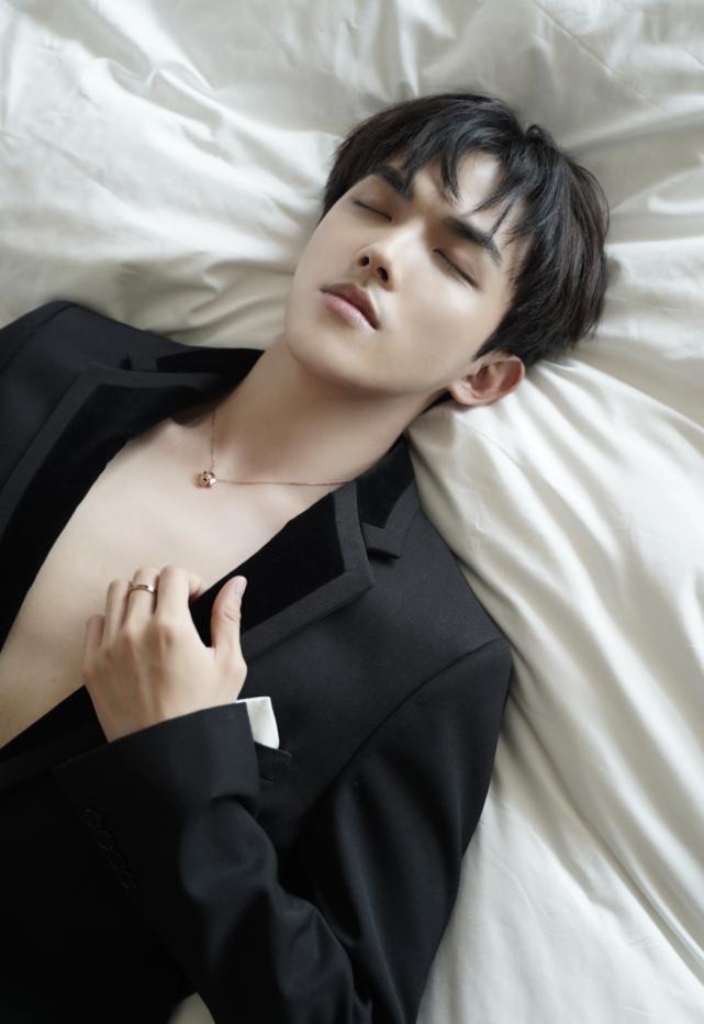 Who is Li Bingxi after 95?Debut with her 8-year-old girlfriend Zhang ...