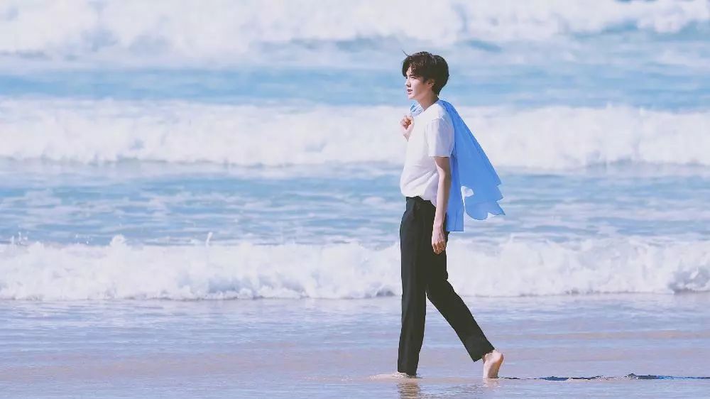 All two duets in the eighth episode of Treasure Island Season New guest ...