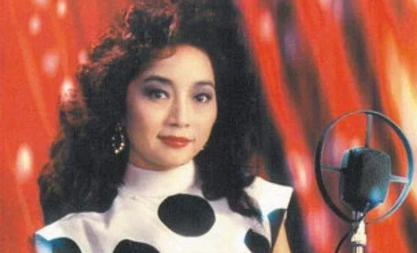Xu Xiaofeng's early life: debuted at the age of 17, moved 13 times in ...